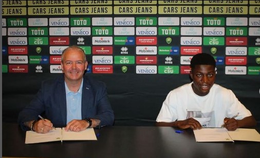 Ronald Boakye ex UVS tekent eerste contract bij ADO Den Haag - UVS Leiden