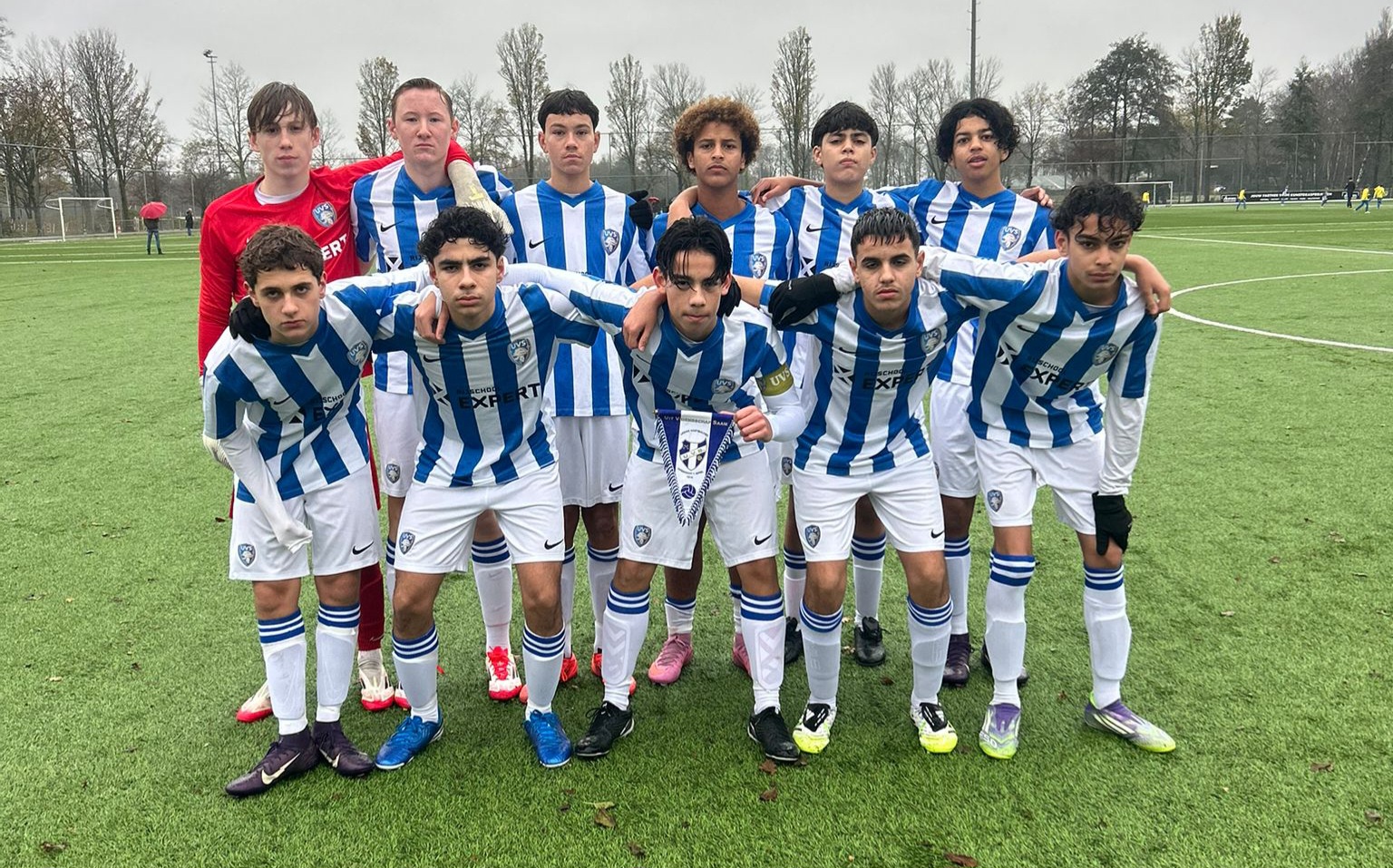 UVS JO15-1 zwaar afgedroogd door FC Lisse - UVS Leiden